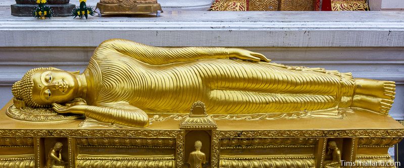 The Reclining Buddhas of Thailand - Tim's Thailand